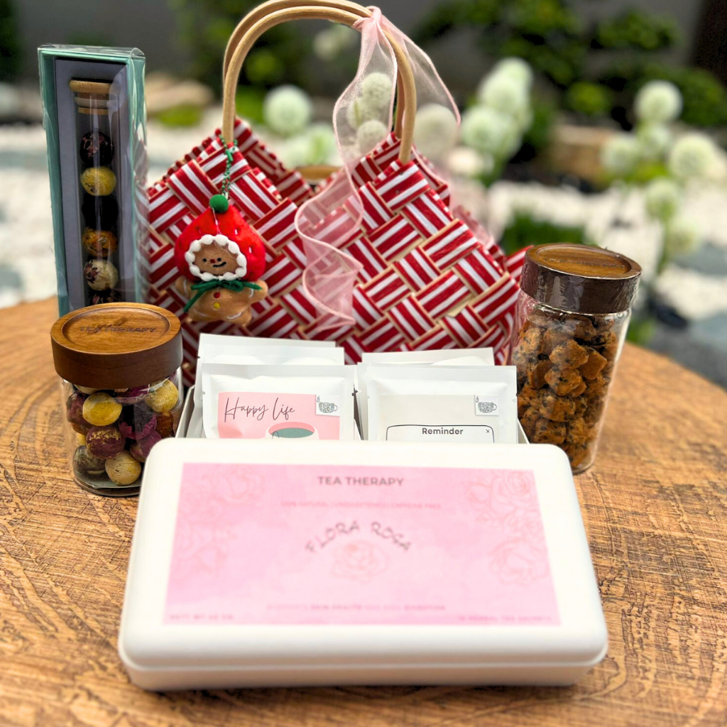 Red Christmas Wellness Gift Basket | Shopee Singapore
