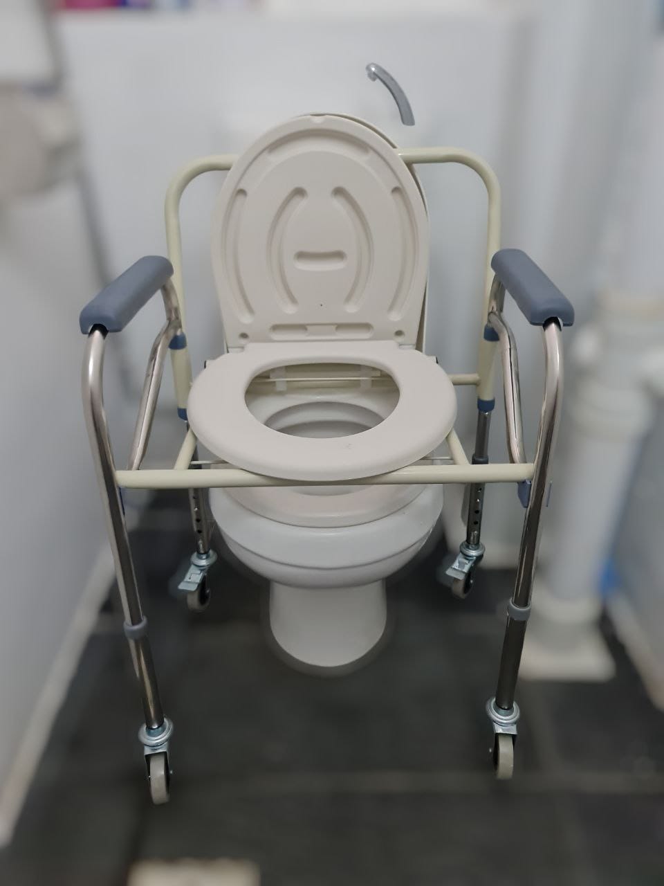 Commode [🇸🇬GETS] ♿️ Stainless Steel Commode Chair with or without ...