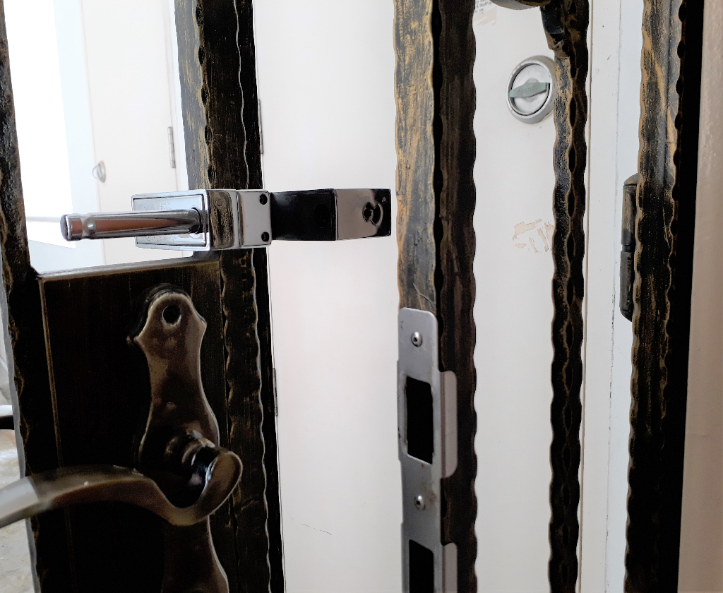 Premium Castle Gate Lock for HDB Wrought Iron Gate | Shopee Singapore