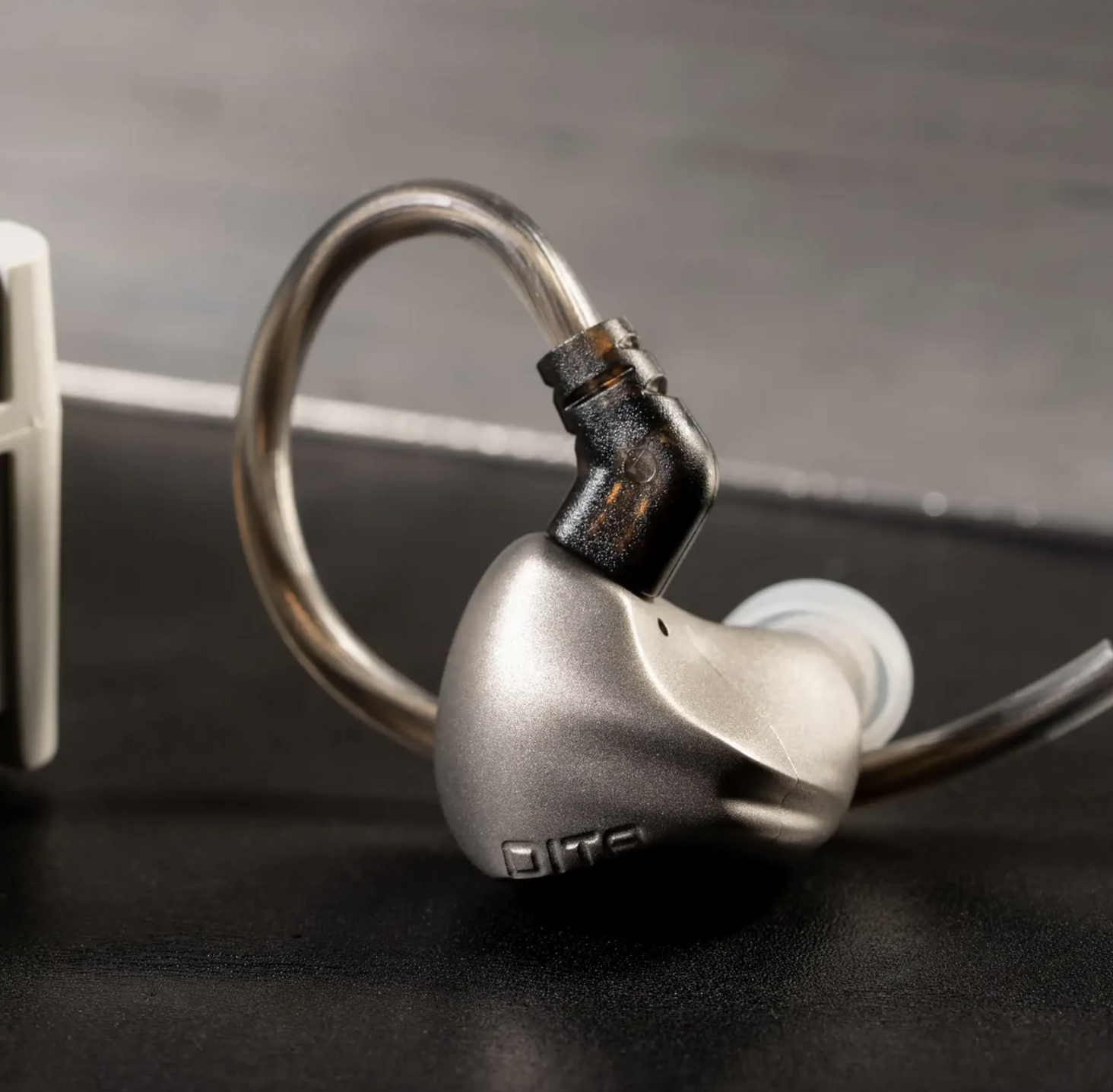 Dita Audio Mecha Lithium-Magnesium dynamic driver In-Ear Monitors | Shopee Singapore