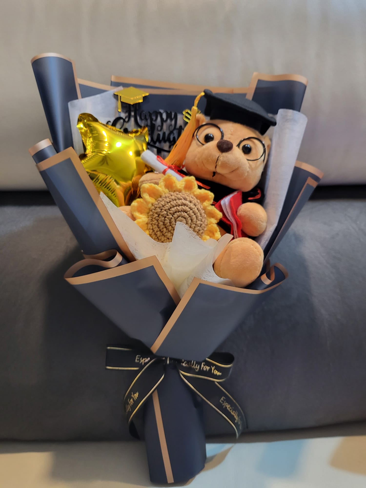SG Ready Stock Graduation Bear & Handmade Crochet Sunflower Bouquet ...