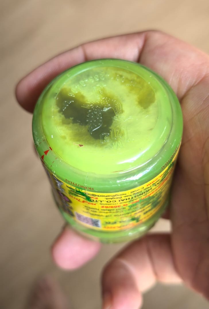 Hong Thai Traditional Thai Herbal Inhalant / Inhaler (Green) 40g ...