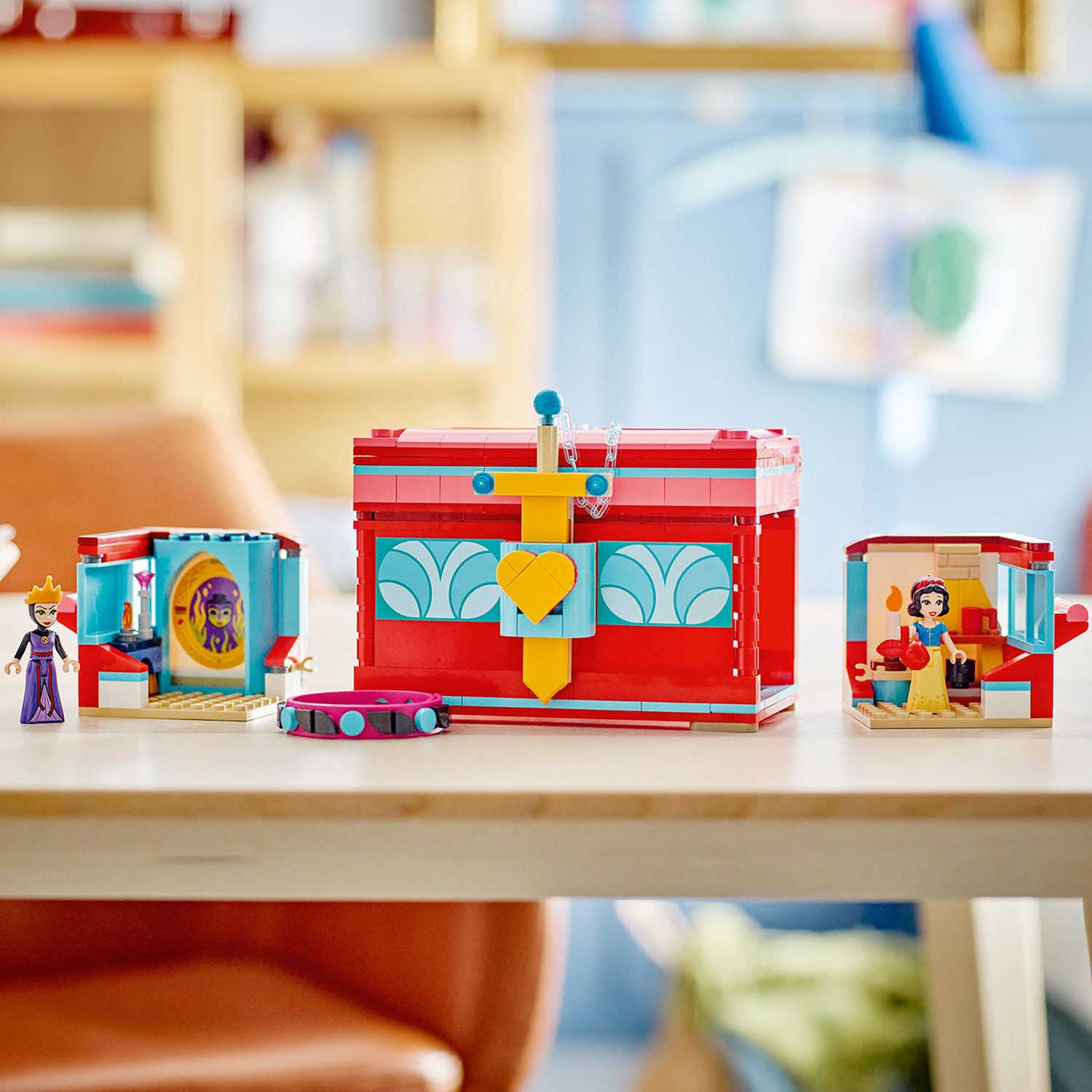 LEGO Disney Princess 43276 Snow White's Jewellery Box (358 Pieces ...