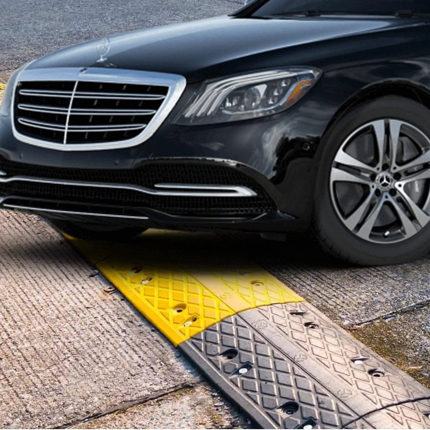 SPEED BUMP/ SPEED REDUCE HUMP/ ROAD RAMP- HEAVY DUTY RUBBER TYPE ...