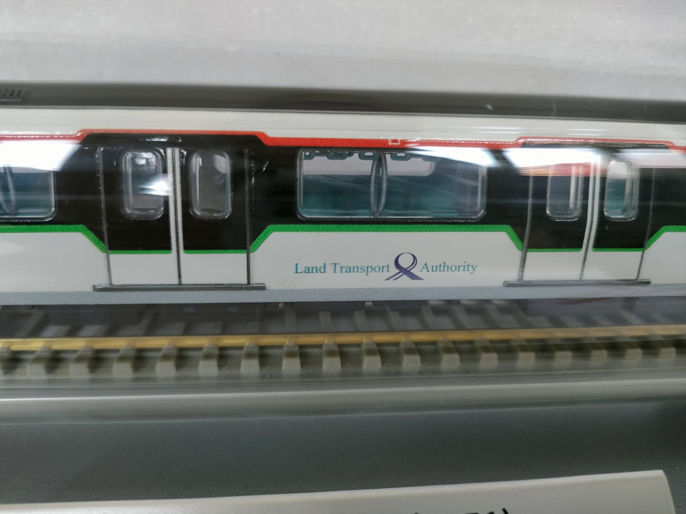 Singapore MRT R151 Train for North-South/East-West Lines Model (1:87 ...