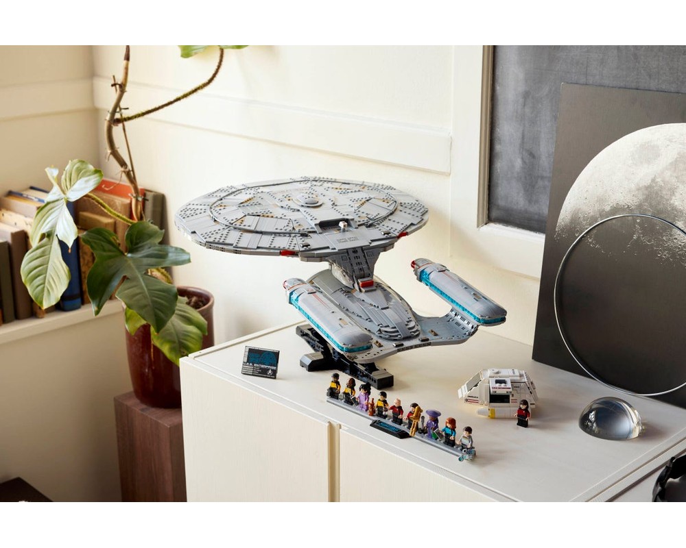 LEGO Icons 40768 Star Trek: Type-15 Shuttlepod™ (Coming Soon on 24 ...