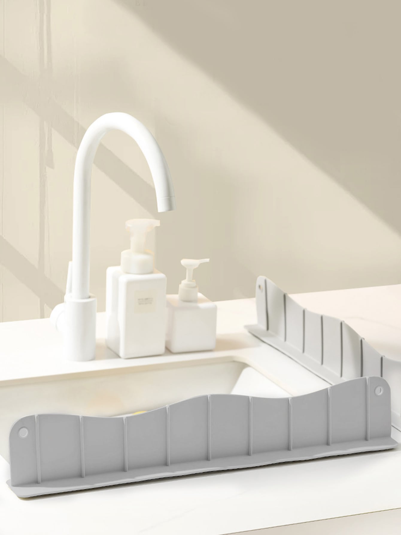 1PC Wave Silicone Sink Water Barrier Kitchen Splash Water Barrier Sink ...
