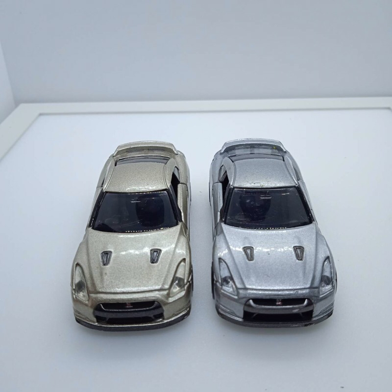 Tomica Nissan skyline GT-R R35 | Shopee Singapore