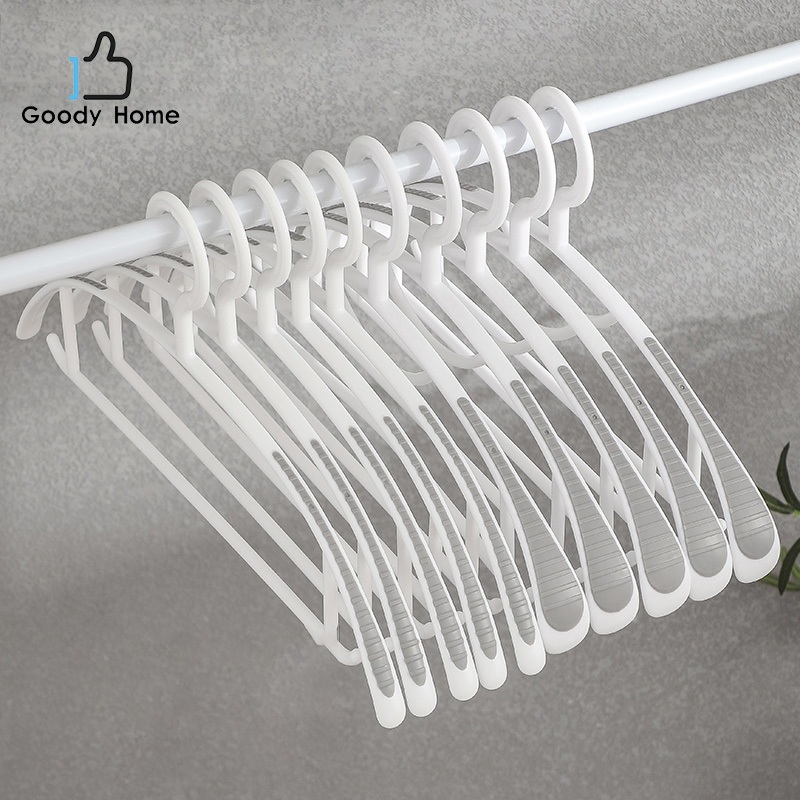 Goody Home Plastic Clothes Hangers With Curved Edges Suitable For On ...