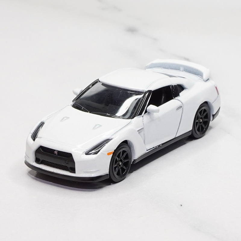 Majorette Nissan GTR R35 Pearl White Black Glass Model | Shopee Singapore
