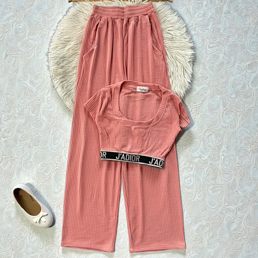 Christmas Set Santa Claus Crop Top With Accessories Comes With Cargo ...