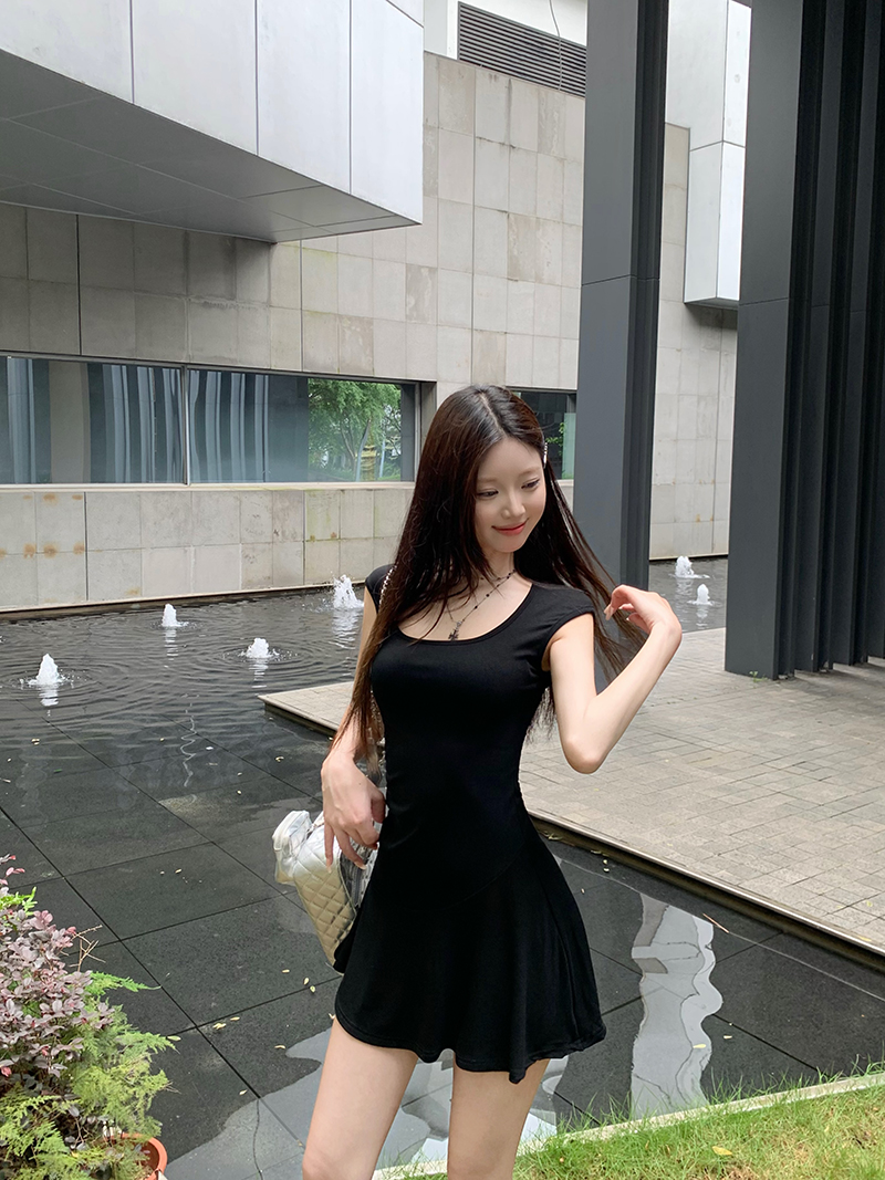 Beryl Women Dress Waist Design Slimming Comfortable To Look Skinny Soft ...