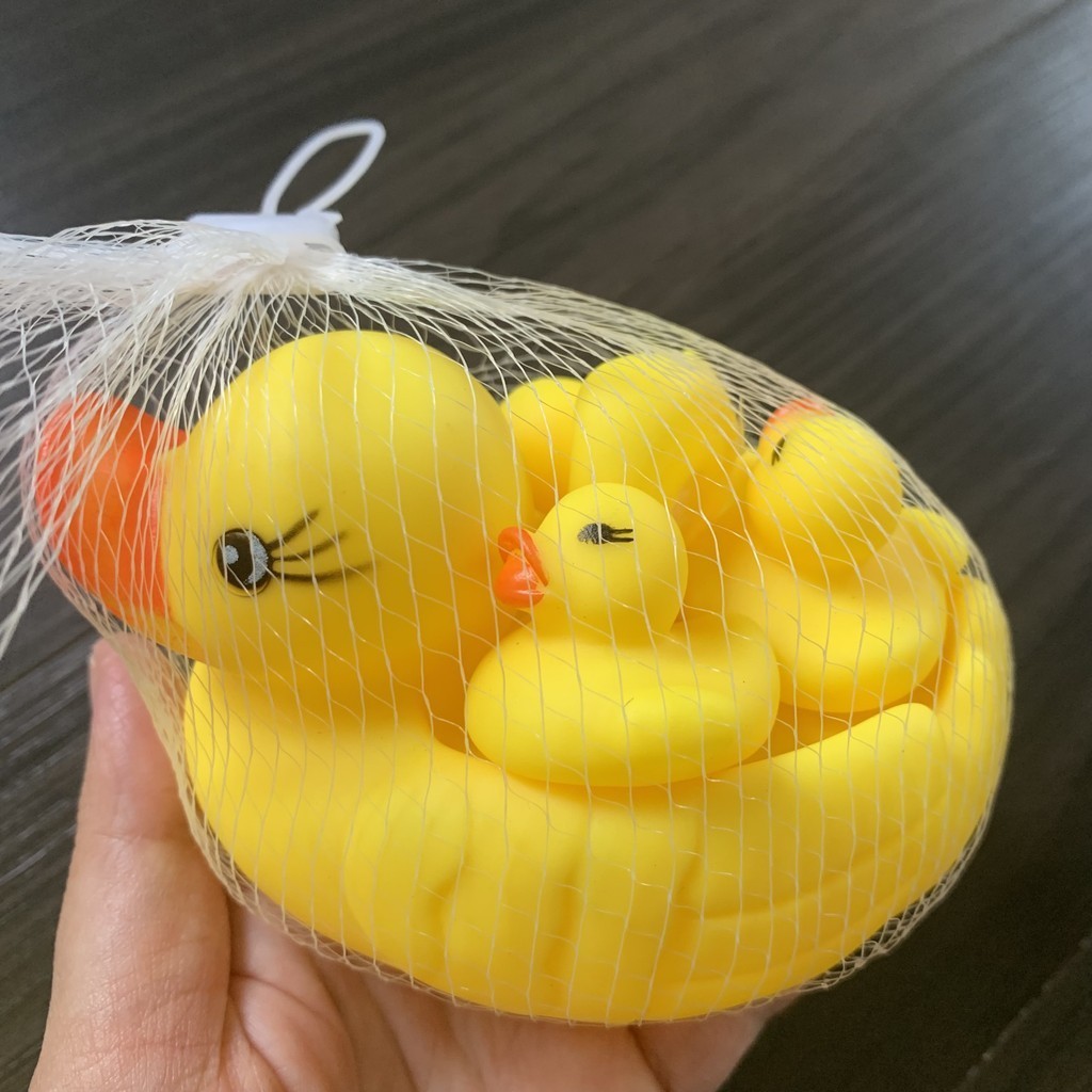 Squeaky bathtub duck toy for babies (1 mother duck and 3 ducklings ...