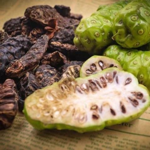 Dried Noni fruit helps ease digestion, diuretic, laxative, stabilizes ...