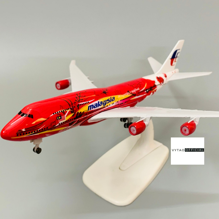 Boeing 747 MALAYSIA AIRLINES HIGH QUALITY RED PLANE MODEL WITH WHEELS ...