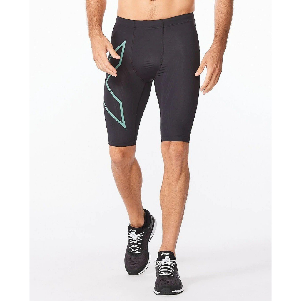 2XU Light Speed Compression Shorts for men (3 back pockets) 100% ...