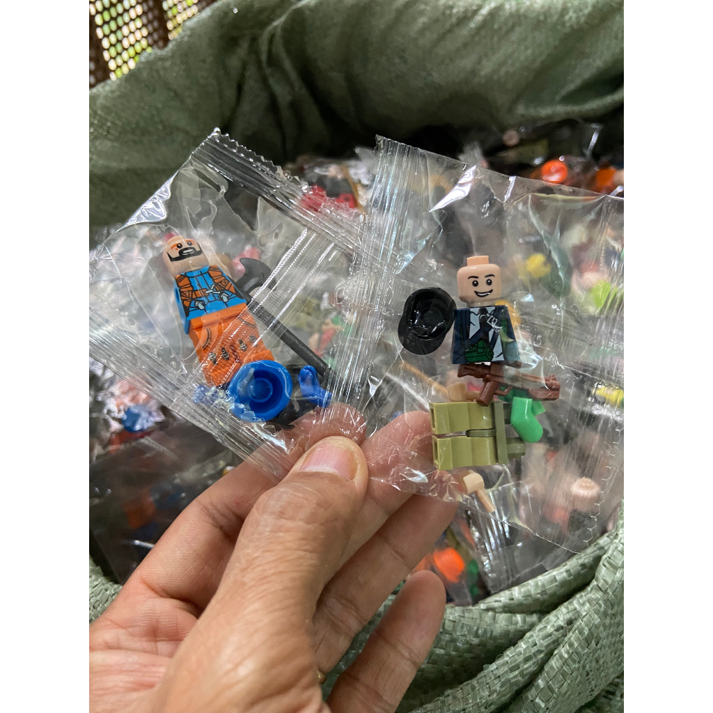 Assembled Toy Characters (Random Sample Delivery) | Shopee Singapore