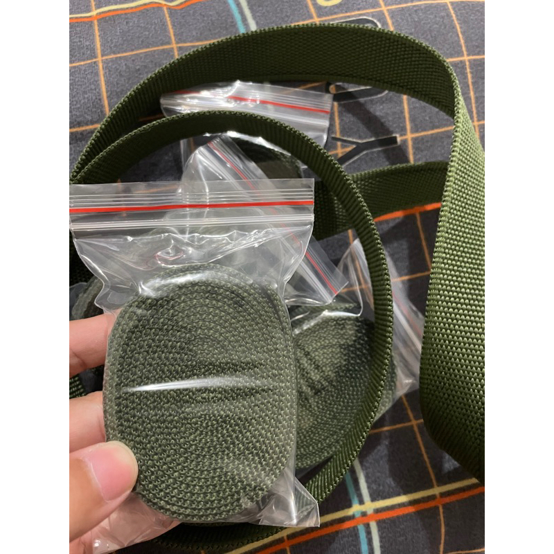 2 meters of 3cm twisted training rope, 2m long, 2mm thick. Random color ...