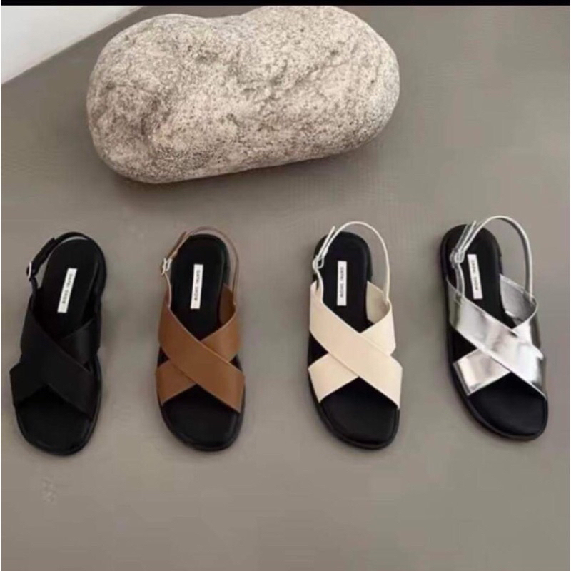 Round toe sandal with black color combination, super product, full size ...
