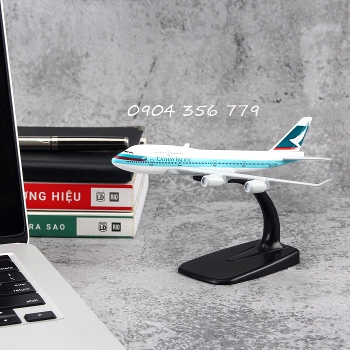 Cathay Pacific B747 Airplane Model (16cm) | Shopee Singapore