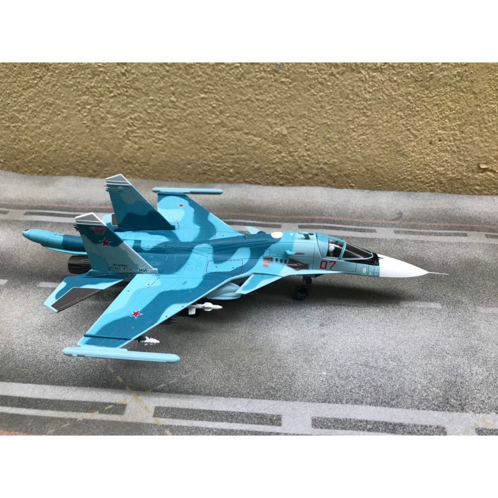 Sukhoi SU-34 Fighter Plane Model - 1:100 | Shopee Singapore