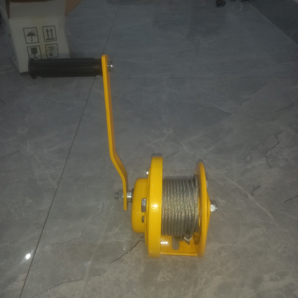 Genuine imported self-braking hand winch. Load capacity from 1200 lbs ...