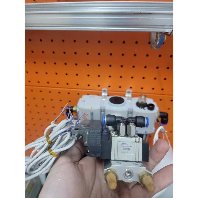 Pneumatic valve 5/2 Airtac 7V0510, Pneumatic valve 5/3 7V0530 ...
