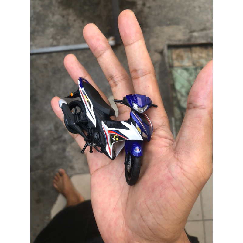 Yamaha LC v8 model 1:18 scale | Scale 1:18 | Shopee Singapore