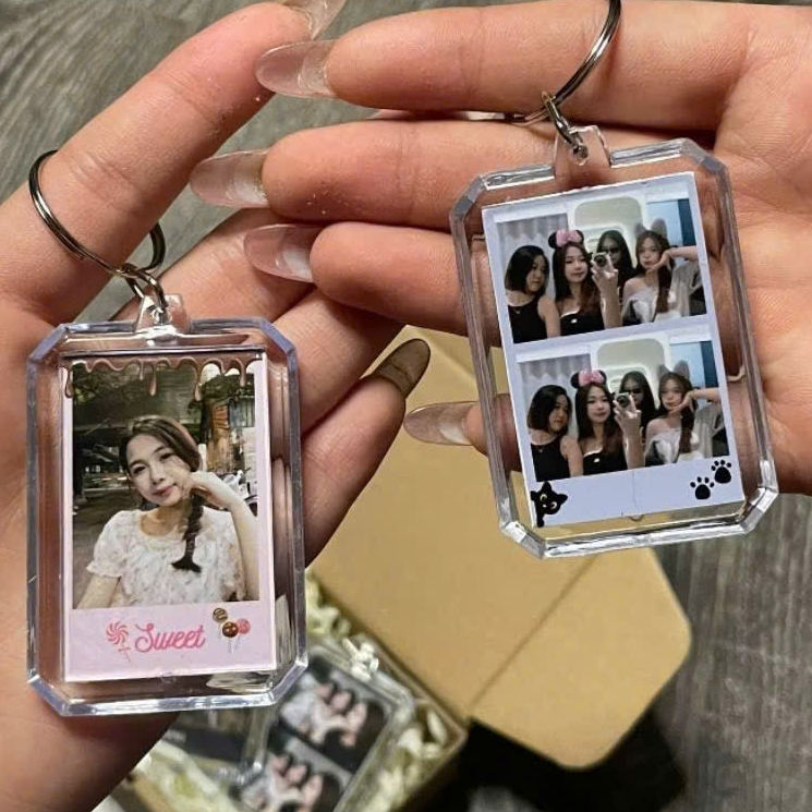 Mica keychain with rounded corners printed with photobooth photos ...