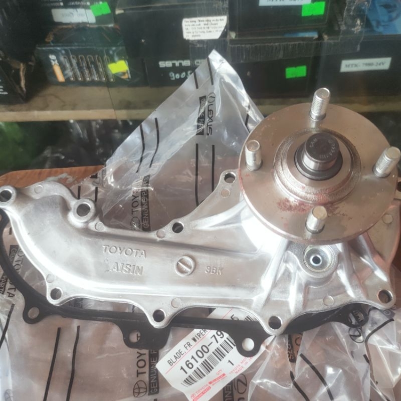 Genuine water pump for TOYOTA INNOVA/HILUX/ HIAEC/LAND CRUISER PRADO ...