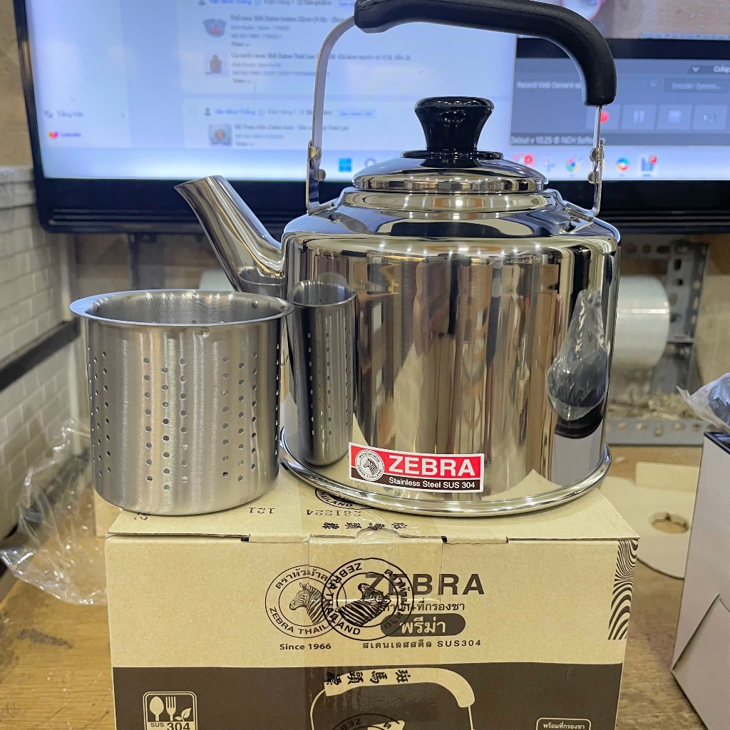 304 stainless steel kettle with 1.5 liter Zebra tea filter - Made in ...