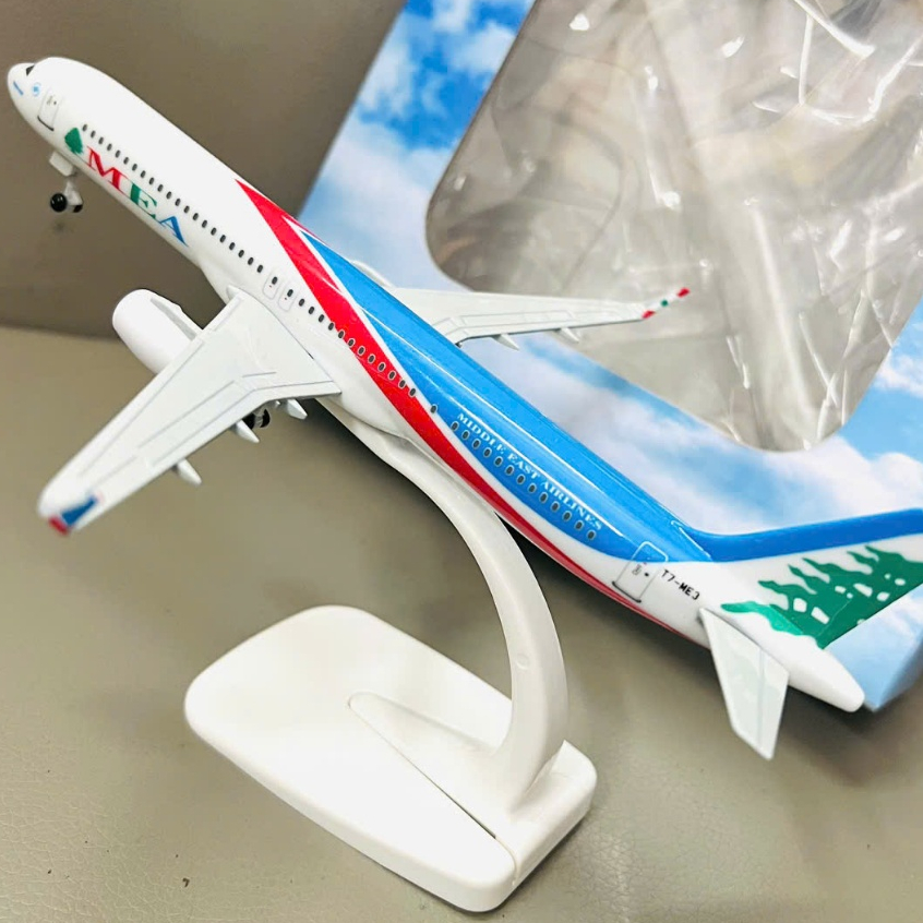 Airplane Airbus A321 Airplane MEA Middle East Airlines (Lebanon) 1:400 ...