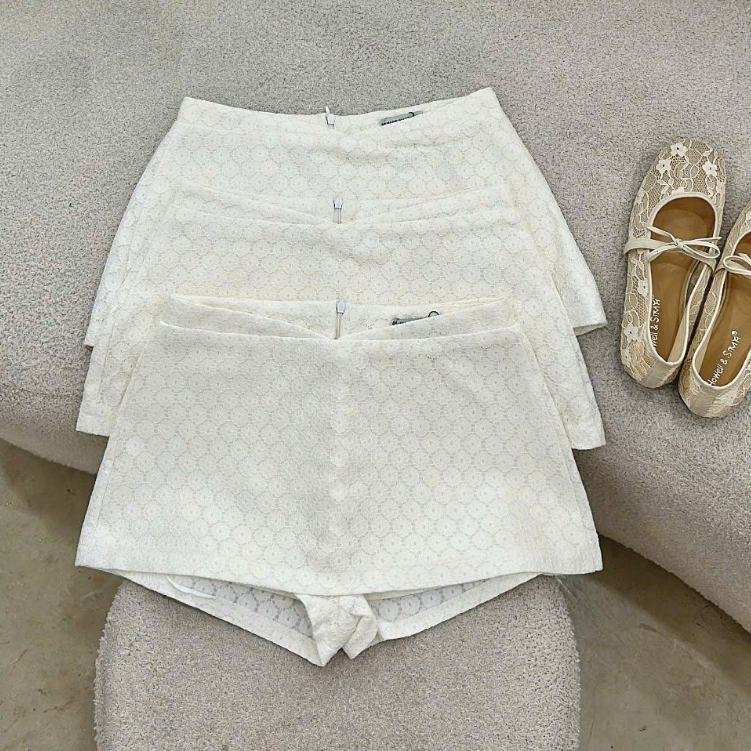 Low-Rise Short Floral Lace Skirt [One Piece House] | Shopee Singapore