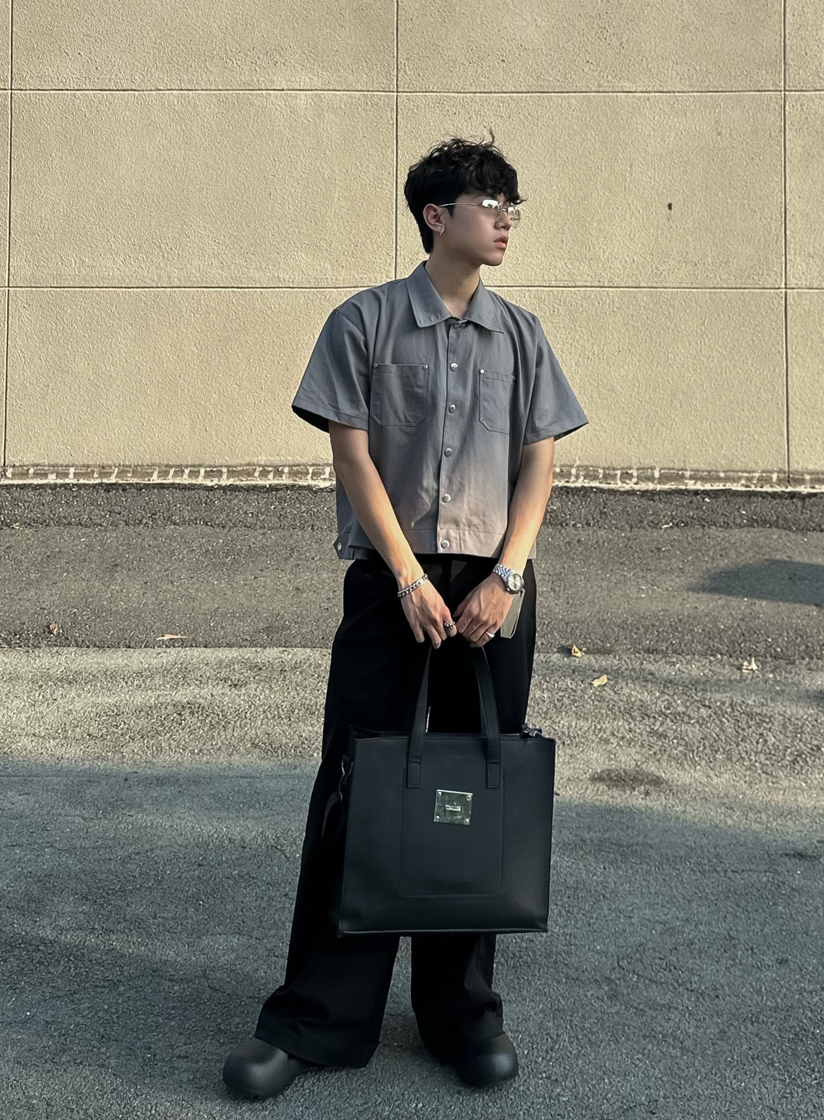 [ BLACK FRIDAY ] SHIRT - KAKI - BOXY SHORT SLEEVE HIDDEN ESSTIAL ...