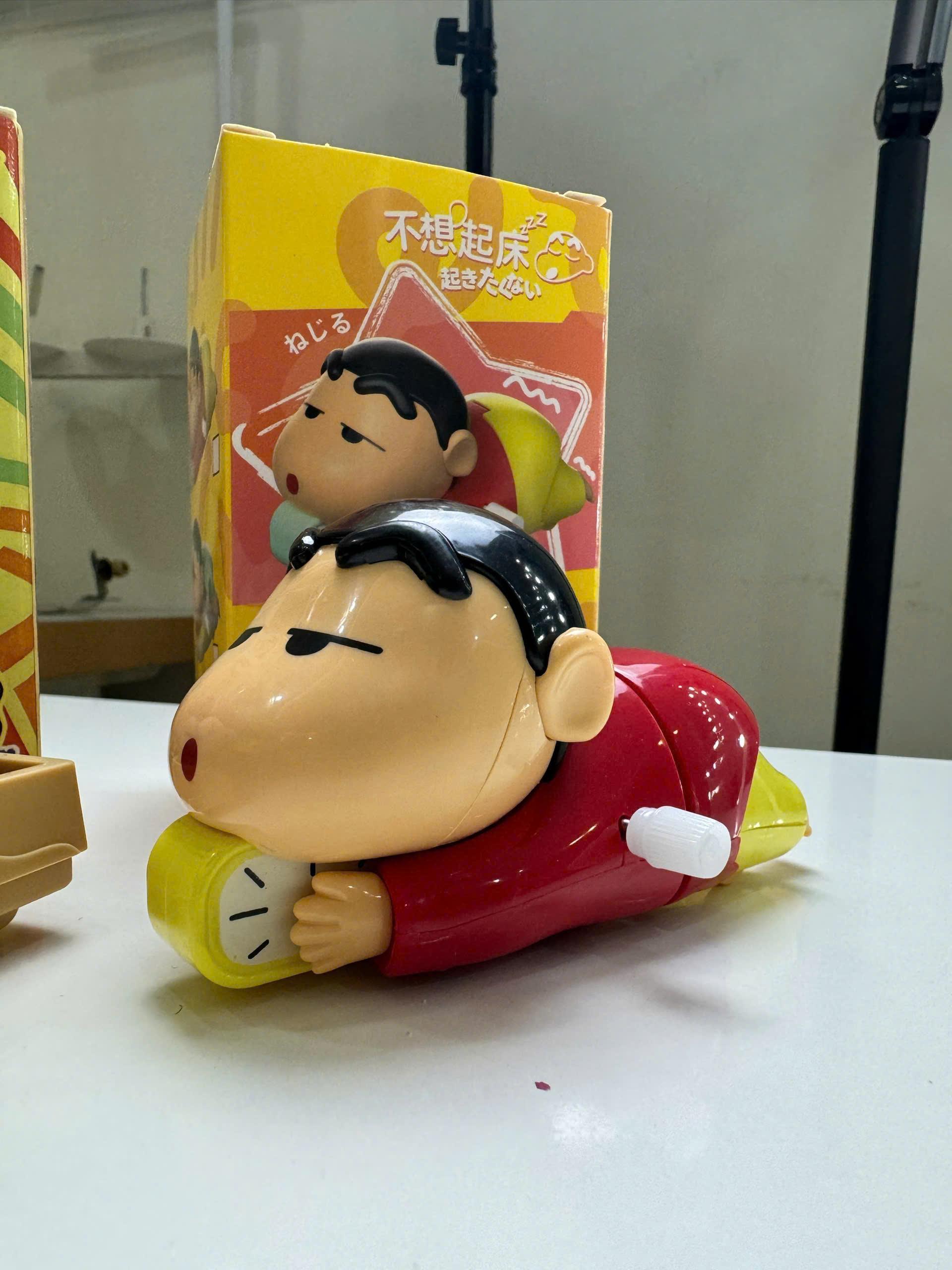 Shin Toys Pencil Boy Shin wagging butt Shin-Chan Crawling Toy - Wind-Up ...