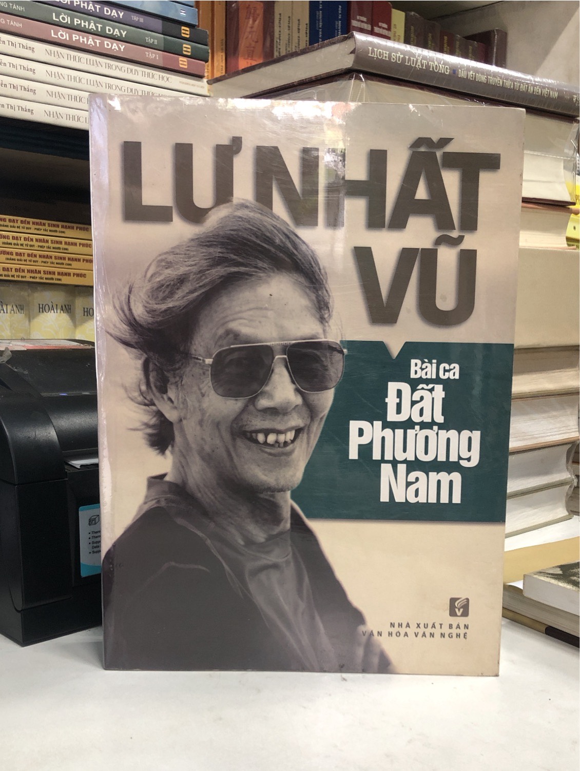 Book - Song of the Southern Land (Lu Nhat Vu) | Shopee Singapore
