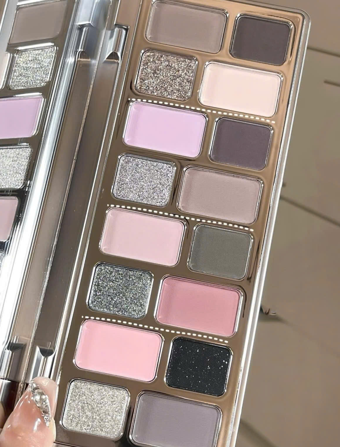 CHEERYEP True (QIANYAN) eyeshadow palette 16 colors - Tone 07 (gray ...