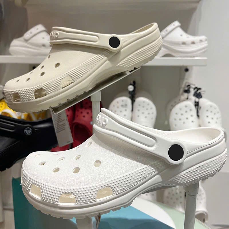 Unisex slippers can be worn by both men and women, come with decorative ...