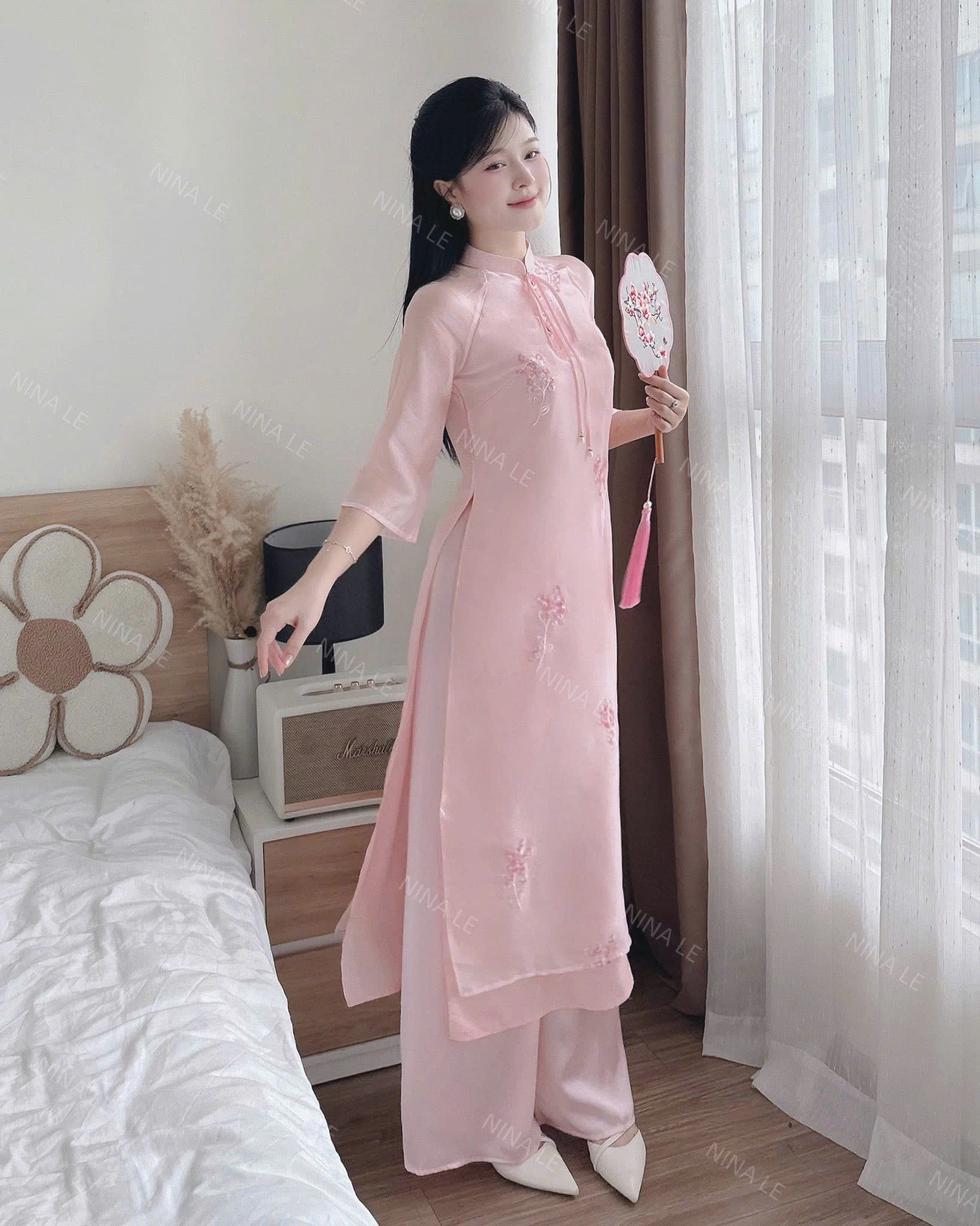 2-layer embroidered silk ao dai combined with silk pants, soft and ...